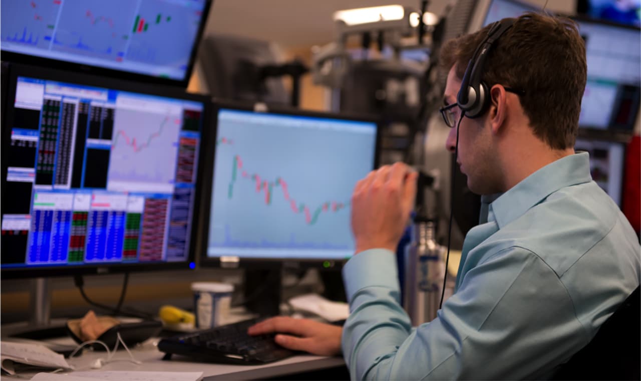 Using Trading Data for Personalized Learning Pathways - Education Industry